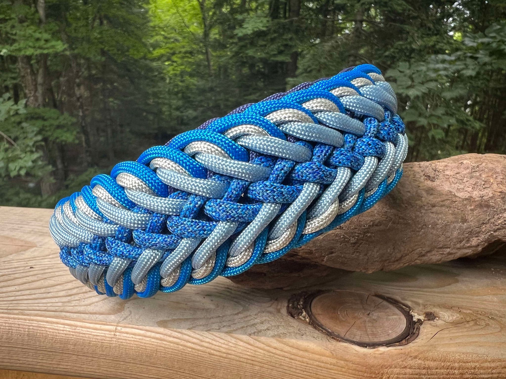 Paracord Collars & Slip Leashes – myborderstoyours